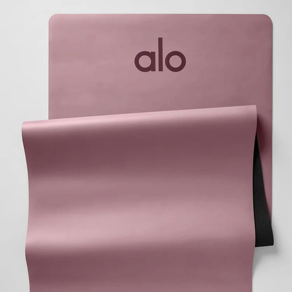 ALO Yoga | Accessories | New In Box Alo Lightweight Warrior Mat Smoky ...